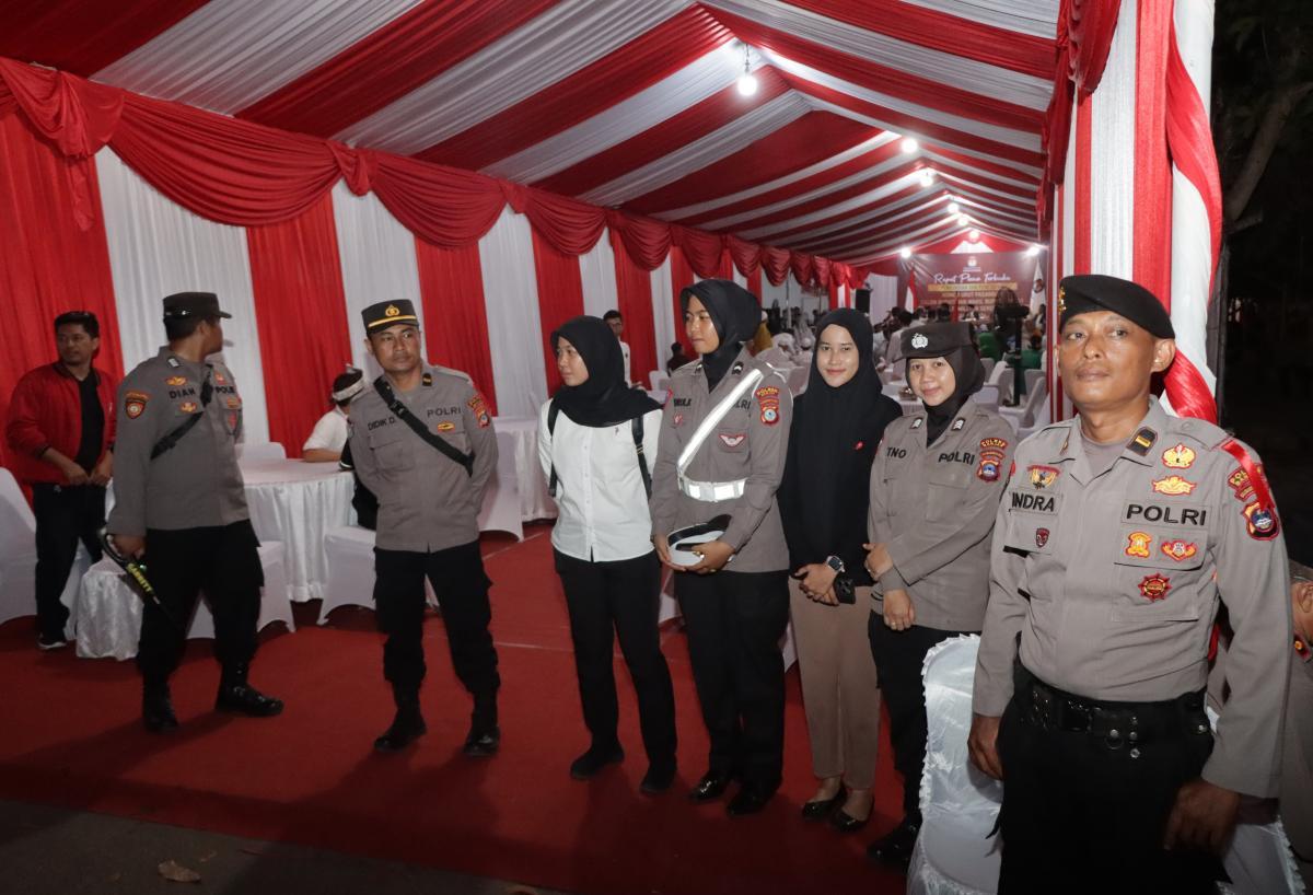 Pengamanan Rapat Pleno Terbuka Pengundian dan Penetapan Nomor Urut Pasangan Calon Bupati dan ...